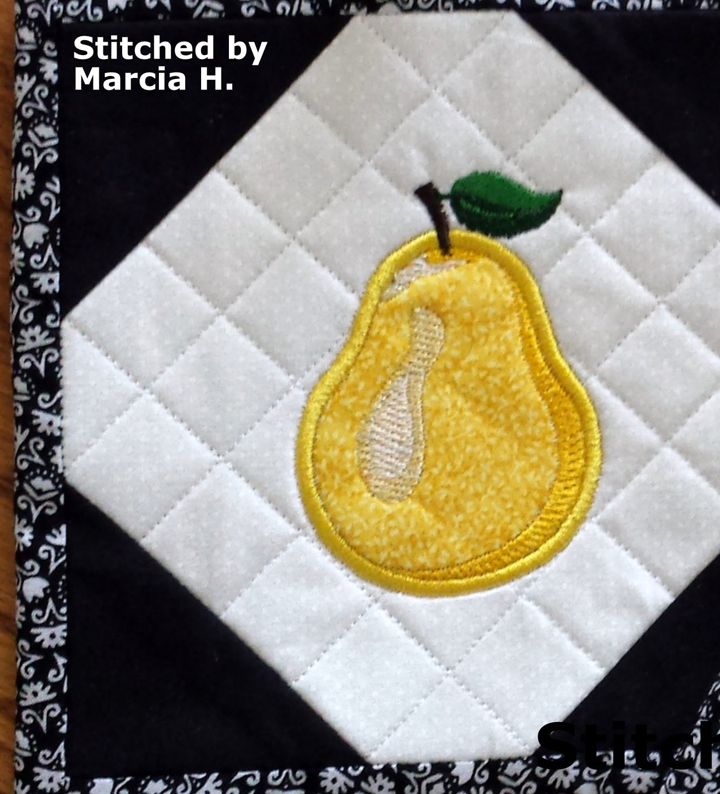 Pear Potholder · Oma’s Place Machine Embroidery Designs