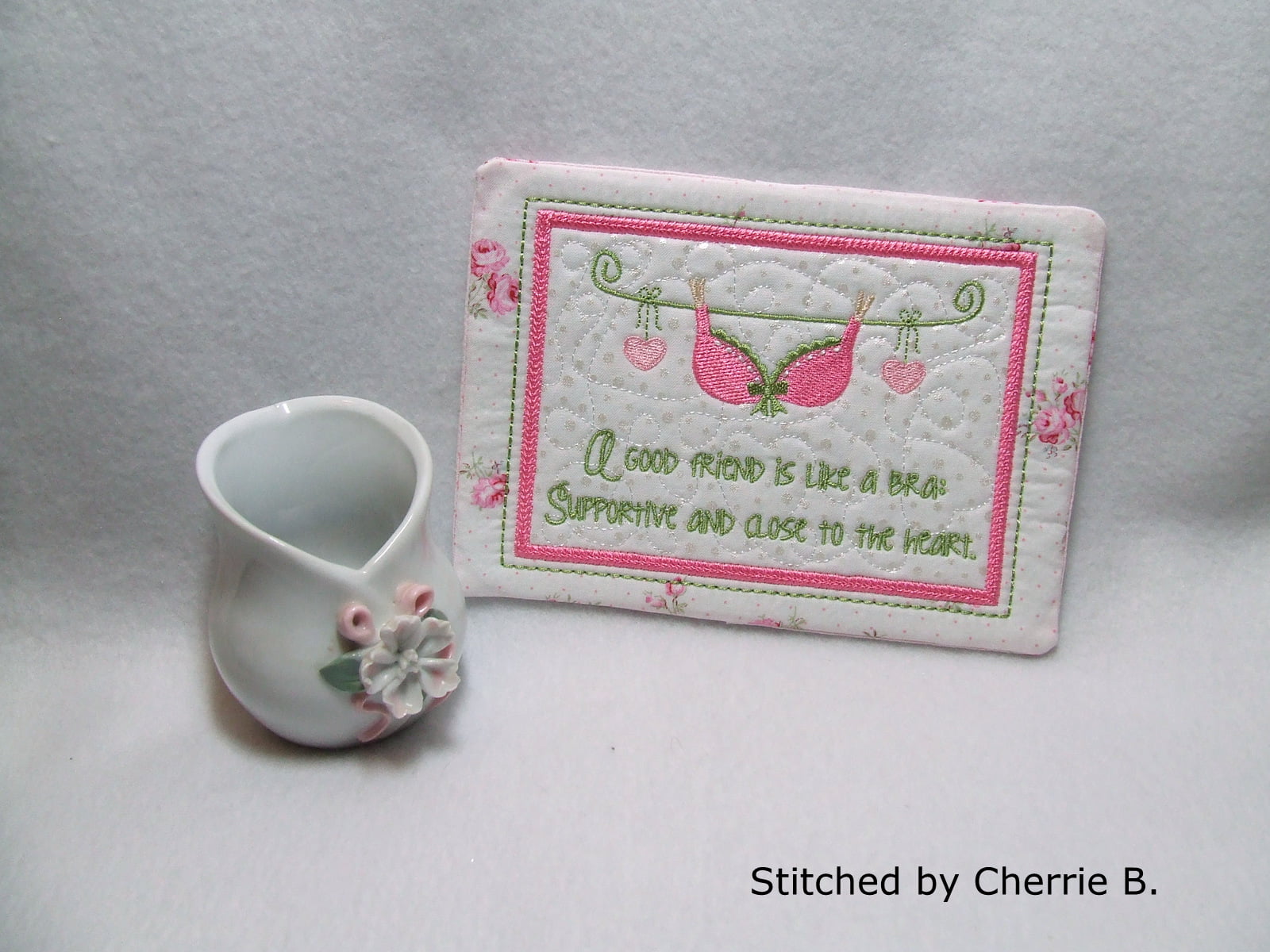 Friend Mug Rug · Oma’s Place Machine Embroidery Designs