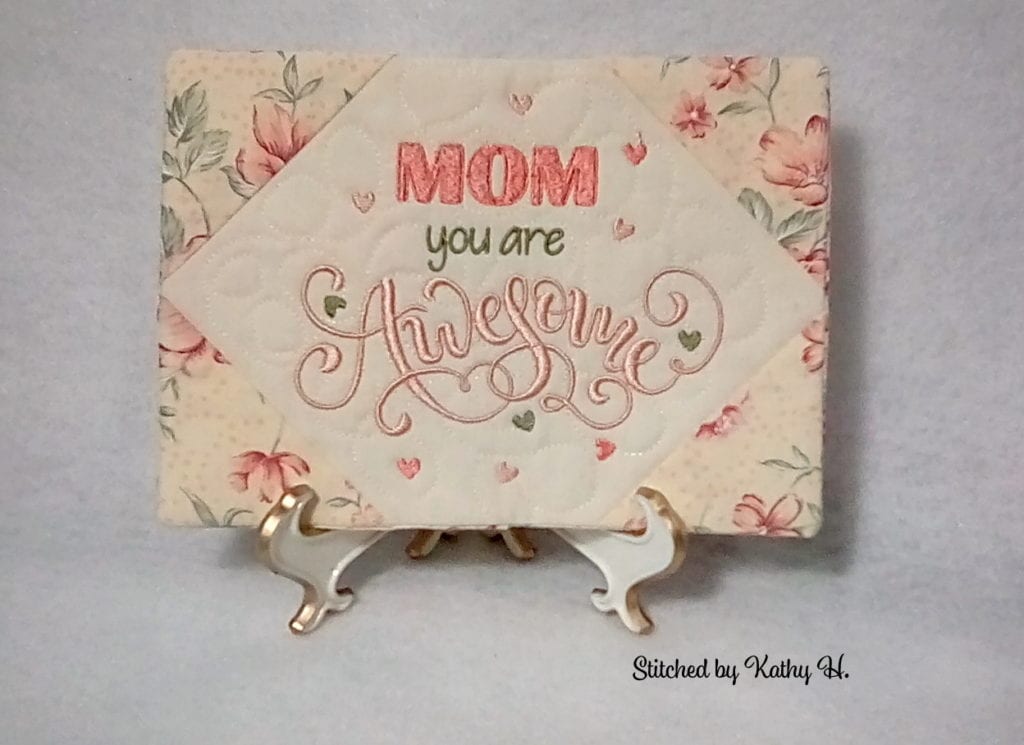 Awesome Mom Mug Rug · Oma’s Place Machine Embroidery Designs