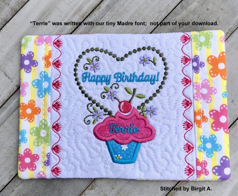 Cupcake Mug Rug (5×7) · Oma’s Place Machine Embroidery Designs