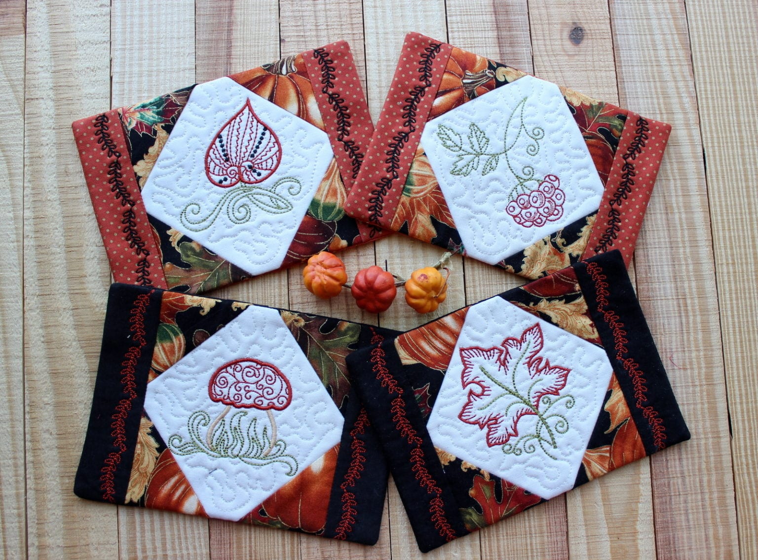 Autumn Mug Rug Set · Oma’s Place Machine Embroidery Designs
