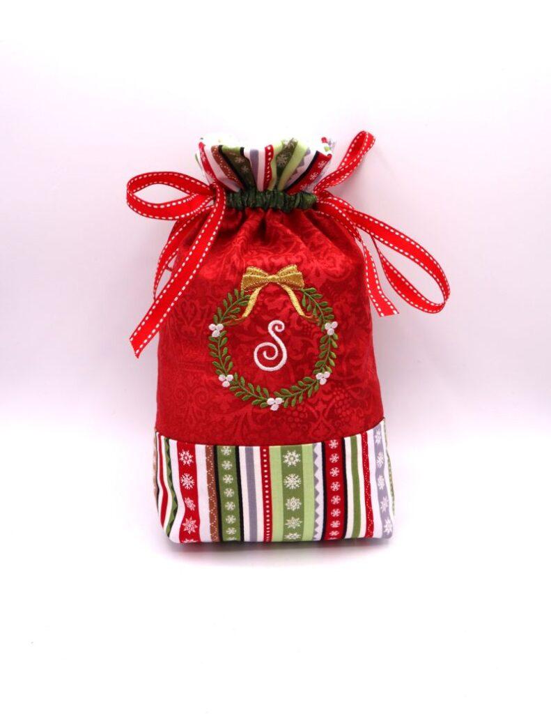 Christmas Drawstring Bags (8×12) · Oma’s Place Machine Embroidery Designs